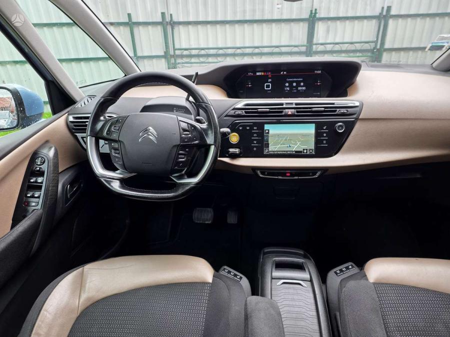 Blue Citroen c4-picasso 2016 in Pasvalys, with an engine capacity of 1.56 L and mileage of 250 thousand km for 5999 €, photo 12 on AUTOMOTO.COM.LV