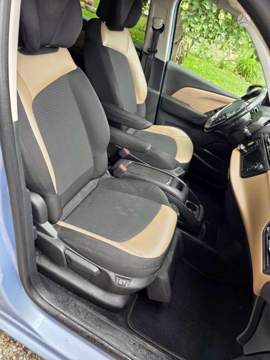 Blue Citroen c4-picasso 2016 in Pasvalys, with an engine capacity of 1.56 L and mileage of 250 thousand km for 5999 €, photo 14 on AUTOMOTO.COM.LV