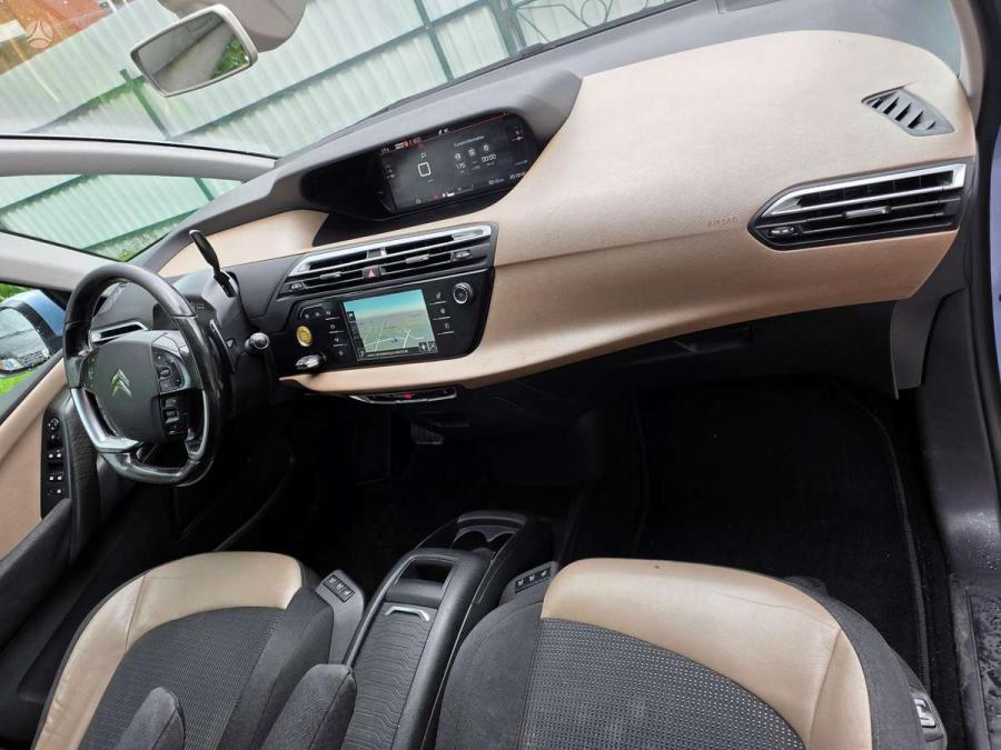 Blue Citroen c4-picasso 2016 in Pasvalys, with an engine capacity of 1.56 L and mileage of 250 thousand km for 5999 €, photo 17 on AUTOMOTO.COM.LV