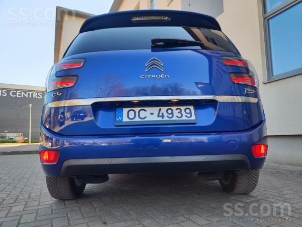 Blue Citroen c4-picasso 2018 in Jelgava, with an engine capacity of 2.00 L and mileage of 0 thousand km for 9990 €, photo 4 on AUTOMOTO.COM.LV