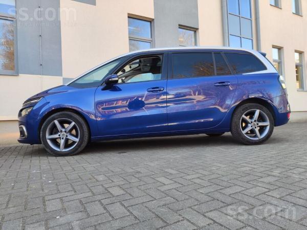 Blue Citroen c4-picasso 2018 in Jelgava, with an engine capacity of 2.00 L and mileage of 0 thousand km for 9990 €, photo 8 on AUTOMOTO.COM.LV