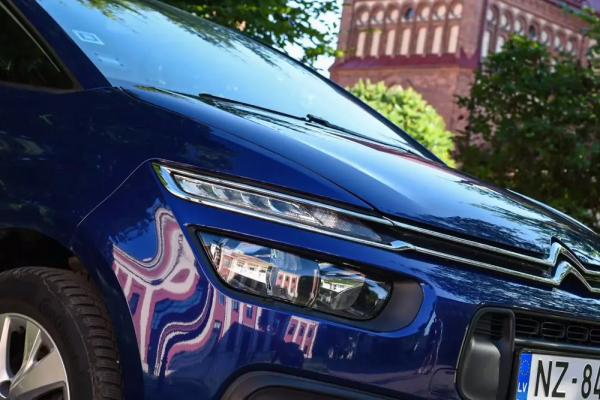 Zils Citroen c4-picasso 2018 Jelgava, ar dzinēja tilpumu 1.60 L un nobraukumu 97 tūkst. km par 10500 €, foto 4 vietnē AUTOMOTO.COM.LV