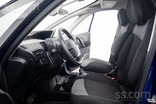 Citroen c4-picasso 2018 in Tallinn on AUTOMOTO.COM.LV Blue Citroen c4-picasso 2018 in Tallinn, with an engine capacity of 1.20 L and mileage of 228 thousand km for 7499 €, photo 10 on AUTOMOTO.COM.LV