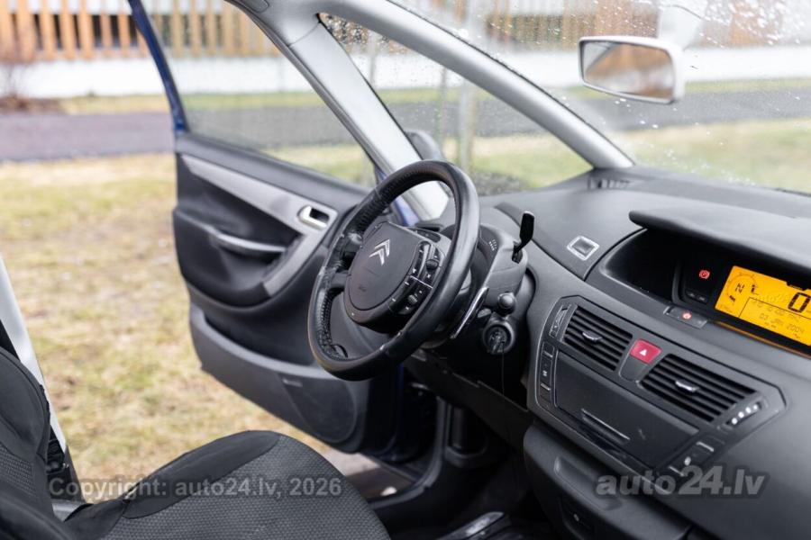 Zils Citroen c4-picasso 2007 Tallina, ar dzinēja tilpumu 2.00 L un nobraukumu 199 tūkst. km par 2998 €, foto 7 vietnē AUTOMOTO.COM.LV