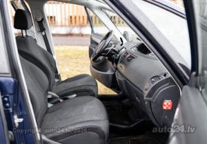 Zils Citroen c4-picasso 2007 Tallina, ar dzinēja tilpumu 2.00 L un nobraukumu 199 tūkst. km par 2998 €, foto 15 vietnē AUTOMOTO.COM.LV