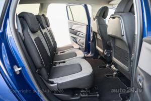Blue Citroen c4-picasso 2017 in Tallinn, with an engine capacity of 1.20 L and mileage of 178 thousand km for 7999 €, photo 13 on AUTOMOTO.COM.LV