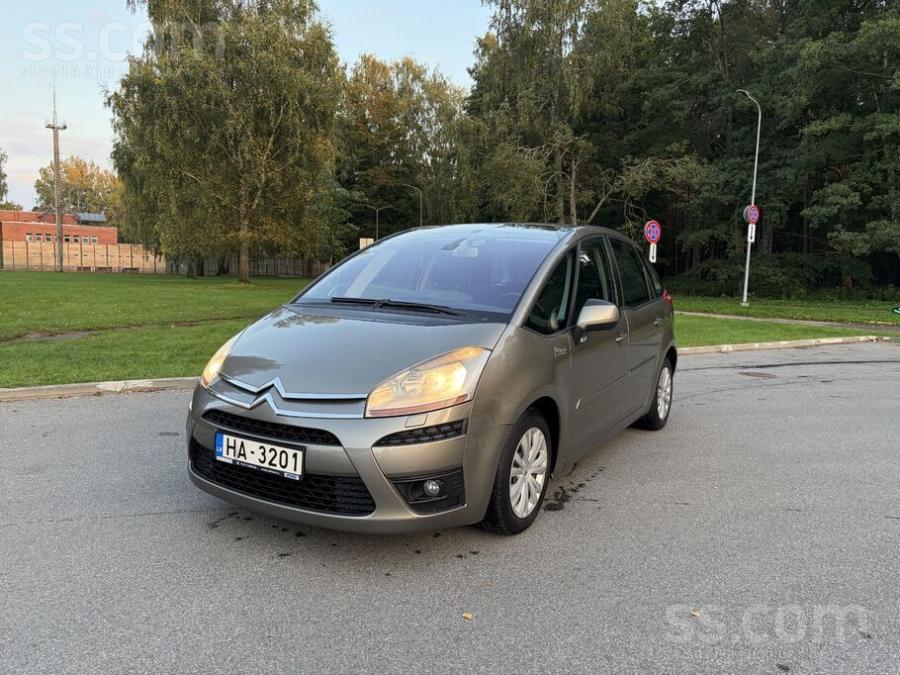 Brūns Citroen c4-picasso 2008 Rīga, ar dzinēja tilpumu 1.60 L un nobraukumu 160 tūkst. km par 2800 €, foto 1 vietnē AUTOMOTO.COM.LV