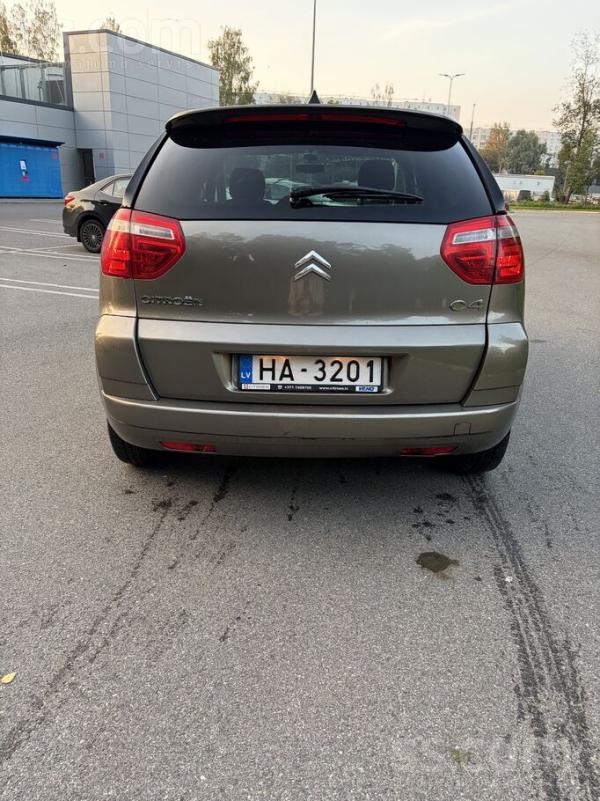 Brown Citroen c4-picasso 2008 in Riga, with an engine capacity of 1.60 L and mileage of 160 thousand km for 2800 €, photo 4 on AUTOMOTO.COM.LV