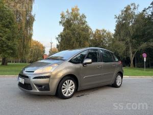 Brūns Citroen c4-picasso 2008 Rīga, ar dzinēja tilpumu 1.60 L un nobraukumu 160 tūkst. km par 2800 €, foto 5 vietnē AUTOMOTO.COM.LV