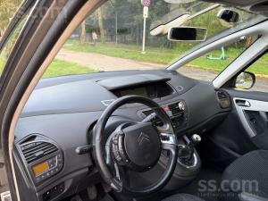 Brūns Citroen c4-picasso 2008 Rīga, ar dzinēja tilpumu 1.60 L un nobraukumu 160 tūkst. km par 2800 €, foto 6 vietnē AUTOMOTO.COM.LV