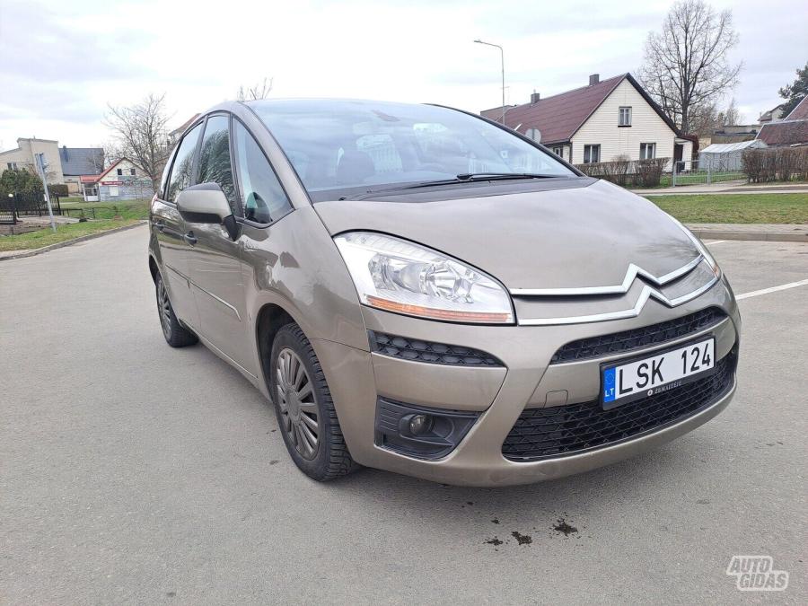 Brown Citroen c4-picasso 2010 in Telschi, with an engine capacity of 1.60 L and mileage of 278 thousand km for 1750 €, photo 1 on AUTOMOTO.COM.LV