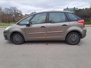 Brown Citroen c4-picasso 2010 in Telschi, with an engine capacity of 1.60 L and mileage of 278 thousand km for 1750 €, photo 6 on AUTOMOTO.COM.LV