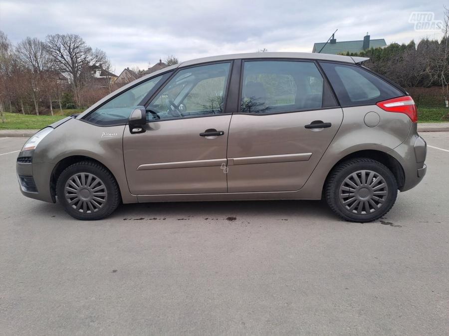 Brown Citroen c4-picasso 2010 in Telschi, with an engine capacity of 1.60 L and mileage of 278 thousand km for 1750 €, photo 6 on AUTOMOTO.COM.LV
