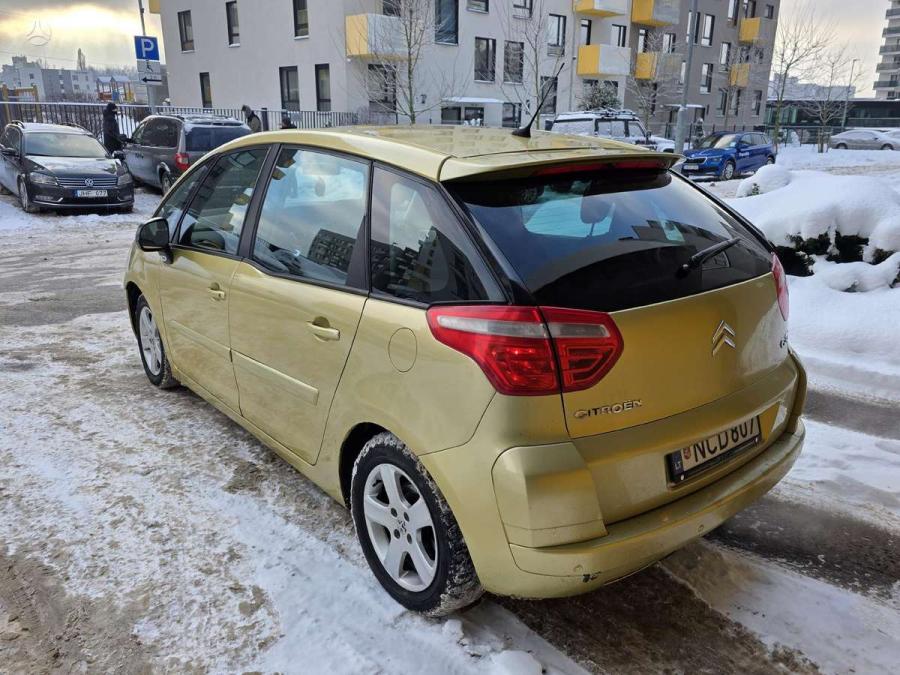 Brūns Citroen c4-picasso 2007 Viļņa, ar dzinēja tilpumu 2.00 L un nobraukumu 350 tūkst. km par 1300 €, foto 4 vietnē AUTOMOTO.COM.LV