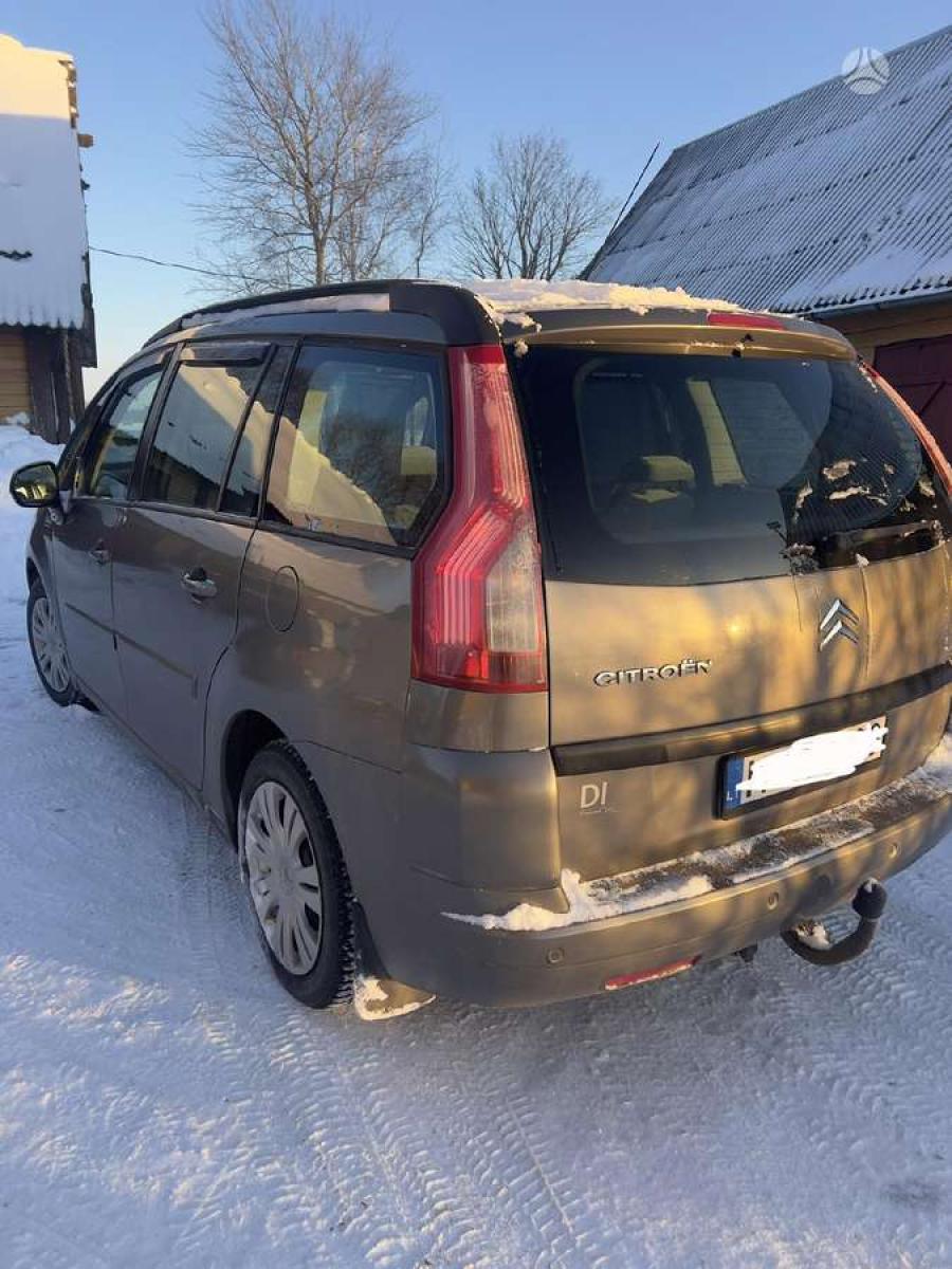 Brown Citroen c4-picasso 2007 in Kupiskis, with an engine capacity of 1.56 L and mileage of 259 thousand km for 1200 €, photo 1 on AUTOMOTO.COM.LV