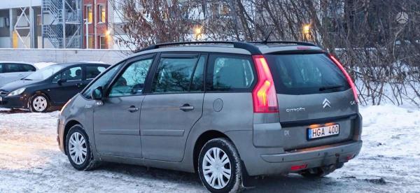 Brūns Citroen c4-picasso 2007 Panevēža, ar dzinēja tilpumu 1.56 L un nobraukumu 249 tūkst. km par 1400 €, foto 1 vietnē AUTOMOTO.COM.LV
