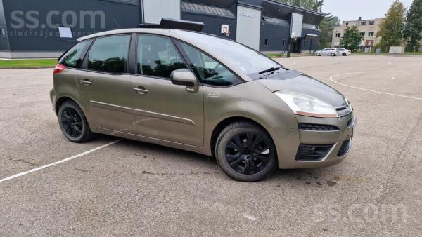 Brown Citroen c4-picasso 2008 in Riga, with an engine capacity of 1.60 L and mileage of 177 thousand km for 1500 €, photo 3 on AUTOMOTO.COM.LV