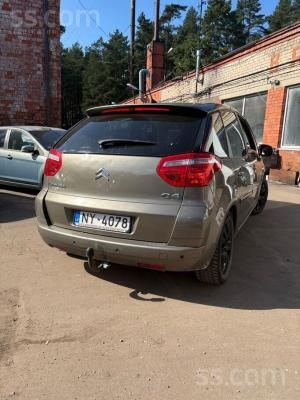 Brūns Citroen c4-picasso 2008 Jūrmala, ar dzinēja tilpumu 1.60 L un nobraukumu 178 tūkst. km par 1500 €, foto 3 vietnē AUTOMOTO.COM.LV
