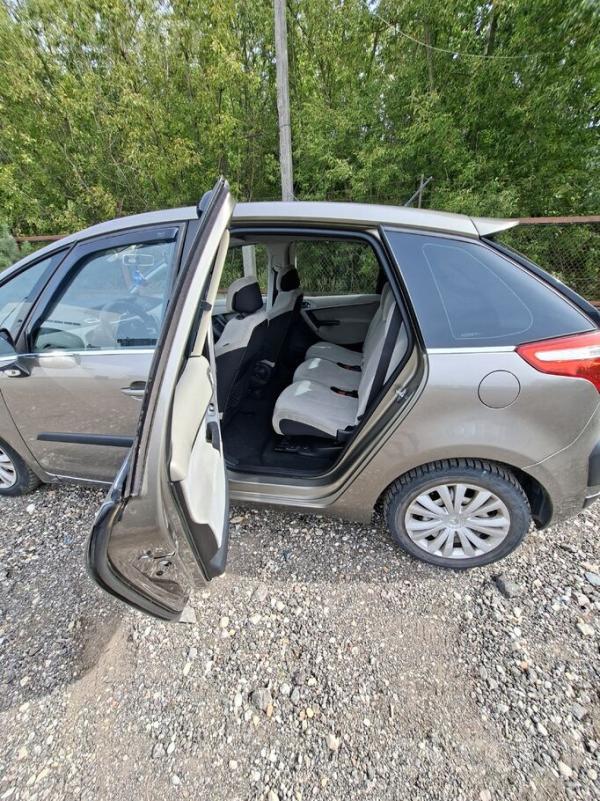 Коричневый Ситроен С4 Пикассо 2008 в Даугавпилс, объемом двигателя 1.60 л и пробегом 275 тыс. км за 2250 €, фото 6 на AUTOMOTO.COM.LV