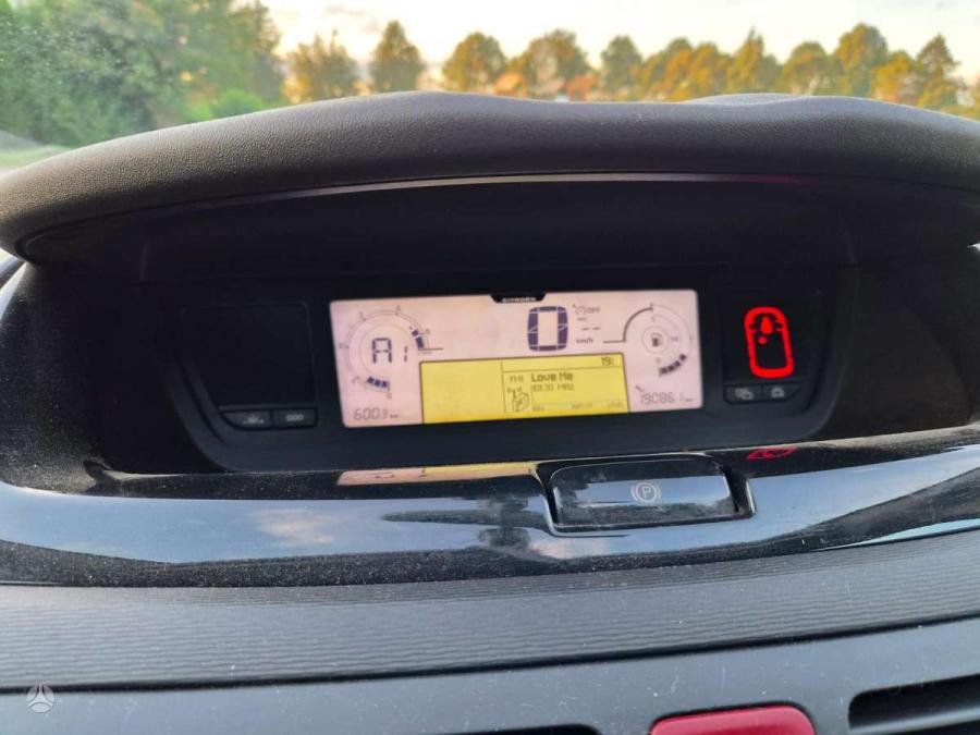 Brūns Citroen c4-picasso 2008 Jonava, ar dzinēja tilpumu 2.00 L un nobraukumu 190 tūkst. km par 1500 €, foto 9 vietnē AUTOMOTO.COM.LV