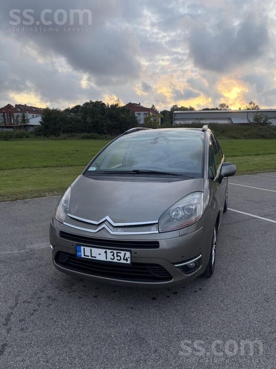 Коричневый Ситроен С4 Пикассо 2008 в Лиепая, объемом двигателя 2.00 л и пробегом 380 тыс. км за 1650 €, фото 1 на AUTOMOTO.COM.LV