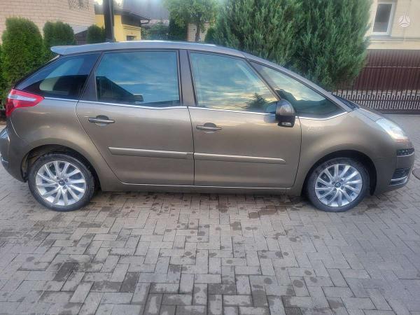 Brūns Citroen c4-picasso 2008 Kauņa, ar dzinēja tilpumu 1.56 L un nobraukumu 286 tūkst. km par 1600 €, foto 1 vietnē AUTOMOTO.COM.LV