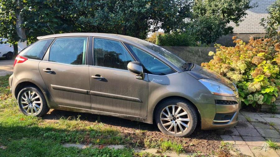 Brūns Citroen c4-picasso 2009 Tauragė, ar dzinēja tilpumu 1.56 L un nobraukumu 345 tūkst. km par 1200 €, foto 1 vietnē AUTOMOTO.COM.LV