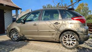 Brūns Citroen c4-picasso 2009 Tauragė, ar dzinēja tilpumu 1.56 L un nobraukumu 345 tūkst. km par 1200 €, foto 3 vietnē AUTOMOTO.COM.LV