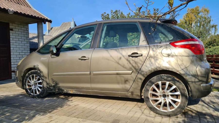 Brūns Citroen c4-picasso 2009 Tauragė, ar dzinēja tilpumu 1.56 L un nobraukumu 345 tūkst. km par 1200 €, foto 3 vietnē AUTOMOTO.COM.LV