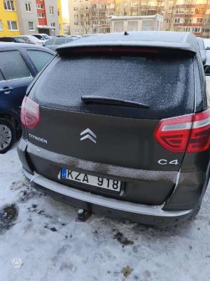 Brown Citroen c4-picasso 2010 in Siauliai, with an engine capacity of 2.00 L and mileage of 318 thousand km for 2300 €, photo  on AUTOMOTO.COM.LV