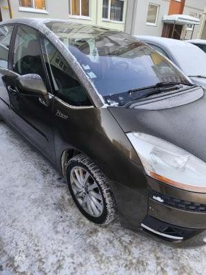 Brown Citroen c4-picasso 2010 in Siauliai, with an engine capacity of 2.00 L and mileage of 318 thousand km for 2300 €, photo 6 on AUTOMOTO.COM.LV