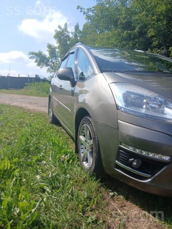 Brūns Citroen c4-picasso 2011 Rēzekne, ar dzinēja tilpumu 1.60 L un nobraukumu 294 tūkst. km par 3250 €, foto 6 vietnē AUTOMOTO.COM.LV