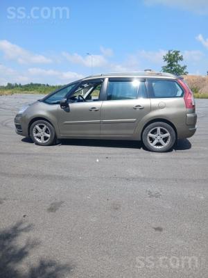 Brūns Citroen c4-picasso 2011 Rēzekne, ar dzinēja tilpumu 1.60 L un nobraukumu 294 tūkst. km par 3250 €, foto 9 vietnē AUTOMOTO.COM.LV