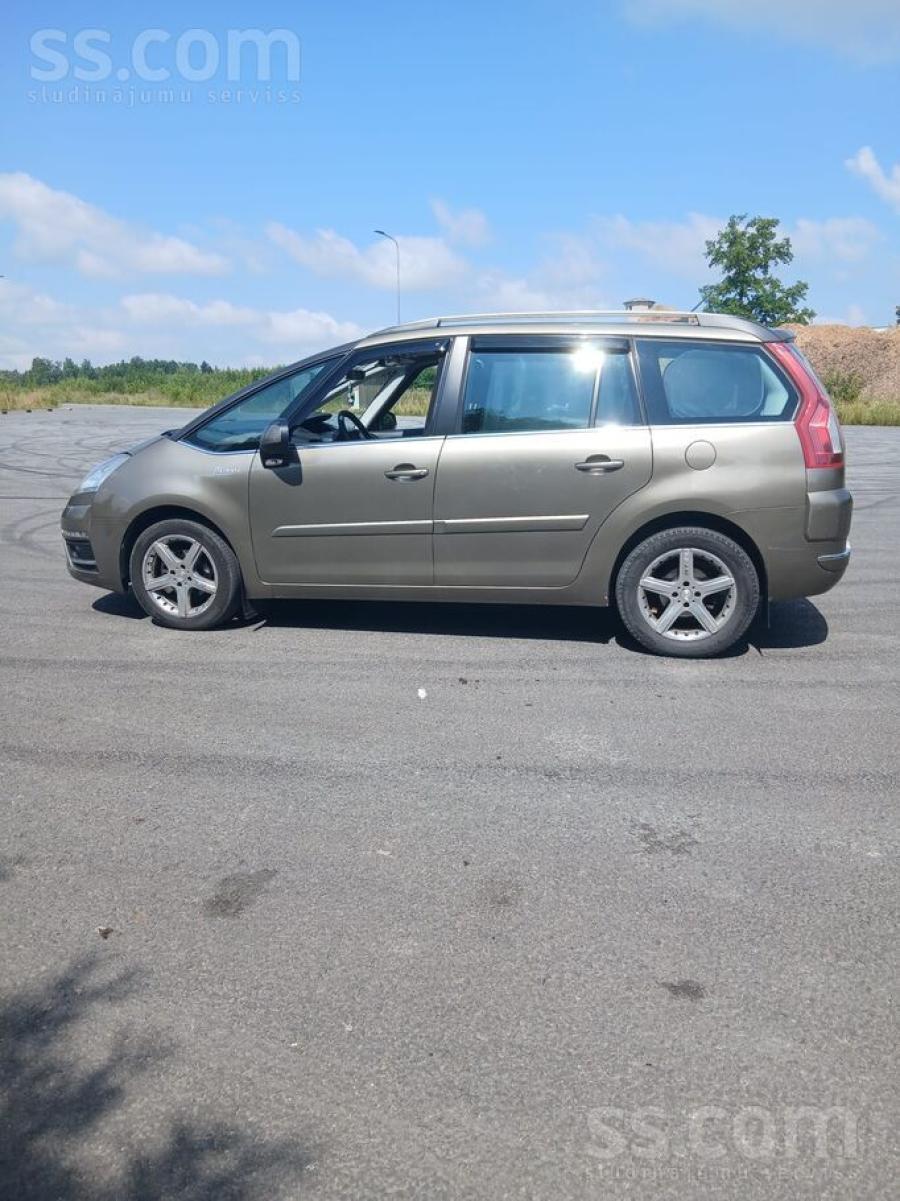Brūns Citroen c4-picasso 2011 Rēzekne, ar dzinēja tilpumu 1.60 L un nobraukumu 294 tūkst. km par 3250 €, foto 9 vietnē AUTOMOTO.COM.LV