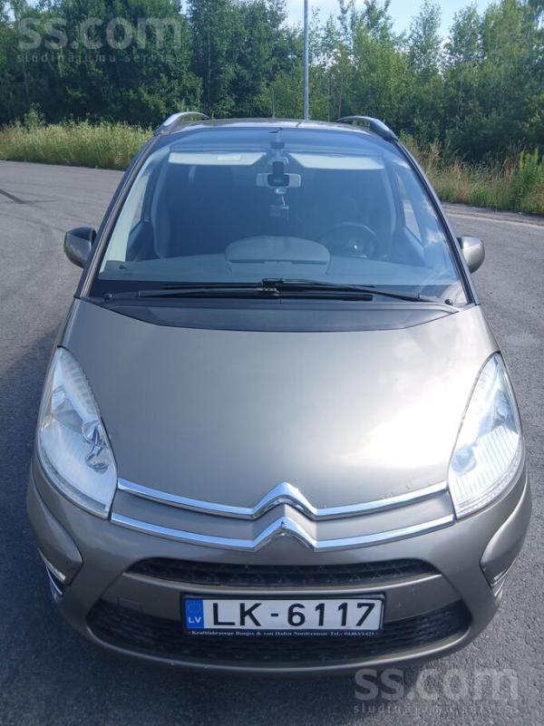 Brown Citroen c4-picasso 2011 in Rezekne, with an engine capacity of 1.60 L and mileage of 294 thousand km for 3250 €, photo 2 on AUTOMOTO.COM.LV