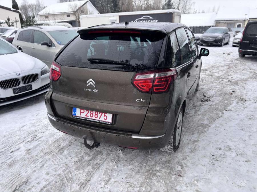 Brown Citroen c4-picasso 2012 in Gargzdai, with an engine capacity of 1.56 L and mileage of 256 thousand km for 2799 €, photo 6 on AUTOMOTO.COM.LV