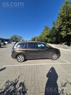 Brown Citroen c4-picasso 2014 in Riga, with an engine capacity of 1.60 L and mileage of 226 thousand km for 4800 €, photo 5 on AUTOMOTO.COM.LV