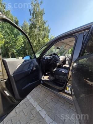 Brown Citroen c4-picasso 2014 in Riga, with an engine capacity of 1.60 L and mileage of 226 thousand km for 4800 €, photo 13 on AUTOMOTO.COM.LV