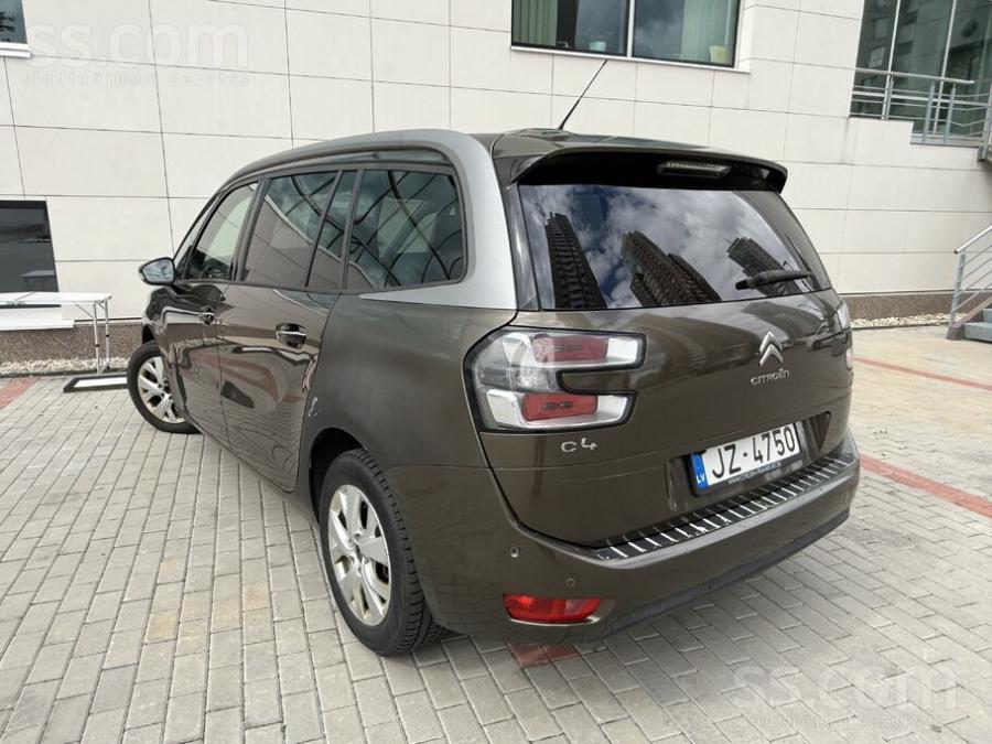 Brown Citroen c4-picasso 2014 in Riga, with an engine capacity of 1.60 L and mileage of 226 thousand km for 4900 €, photo 5 on AUTOMOTO.COM.LV