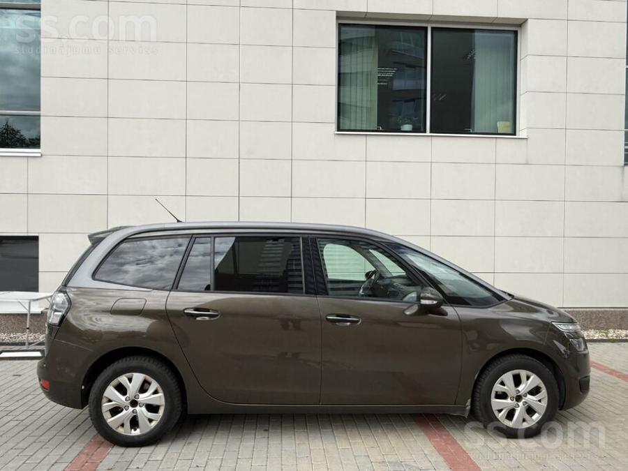 Brown Citroen c4-picasso 2014 in Riga, with an engine capacity of 1.60 L and mileage of 226 thousand km for 4900 €, photo 6 on AUTOMOTO.COM.LV
