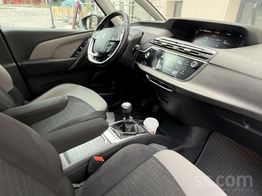Brown Citroen c4-picasso 2014 in Riga, with an engine capacity of 1.60 L and mileage of 226 thousand km for 4900 €, photo 7 on AUTOMOTO.COM.LV