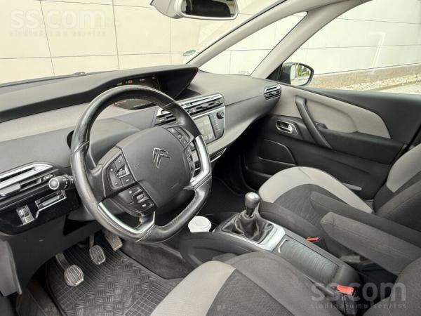 Brown Citroen c4-picasso 2014 in Riga, with an engine capacity of 1.60 L and mileage of 226 thousand km for 4900 €, photo 7 on AUTOMOTO.COM.LV