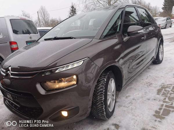 Brown Citroen c4-picasso 2015 in Prienai, with an engine capacity of 1.56 L and mileage of 139 thousand km for 5999 €, photo 6 on AUTOMOTO.COM.LV