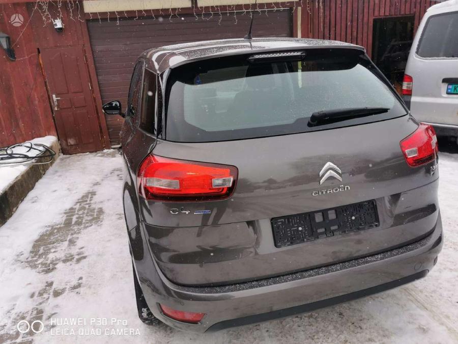 Brown Citroen c4-picasso 2015 in Prienai, with an engine capacity of 1.56 L and mileage of 139 thousand km for 5999 €, photo 13 on AUTOMOTO.COM.LV