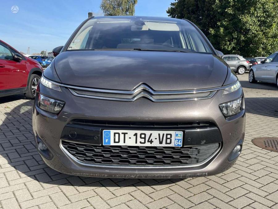 Brown Citroen c4-picasso 2015 in Taurage, with an engine capacity of 1.56 L and mileage of 210 thousand km for 3500 €, photo 3 on AUTOMOTO.COM.LV