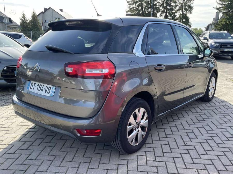Brown Citroen c4-picasso 2015 in Taurage, with an engine capacity of 1.56 L and mileage of 210 thousand km for 3500 €, photo 7 on AUTOMOTO.COM.LV