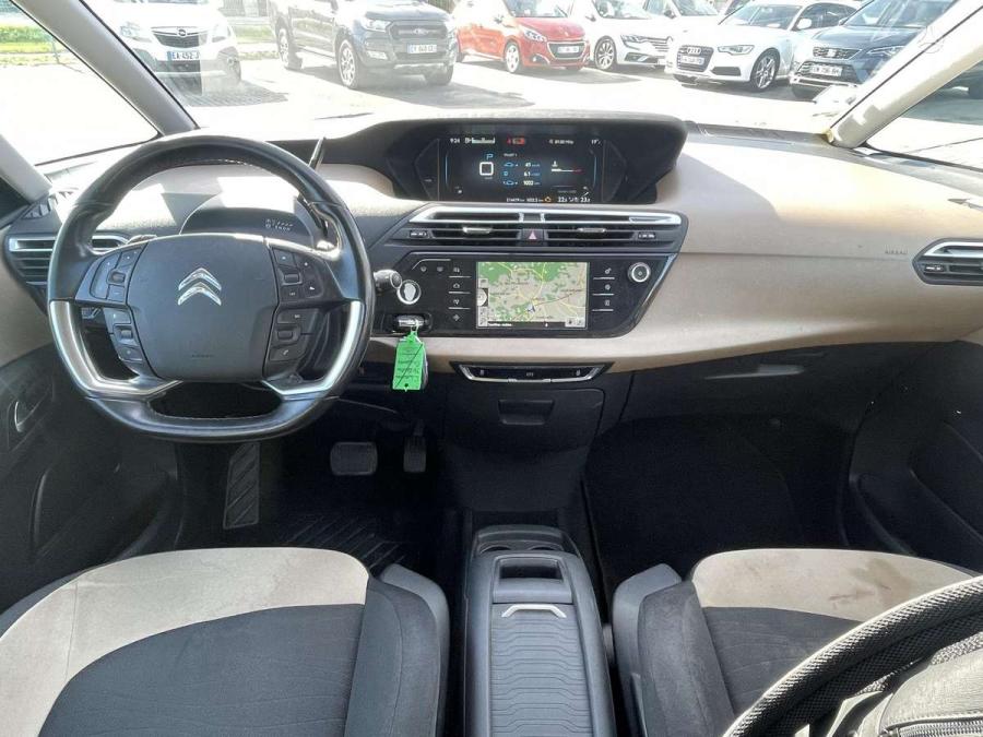 Brown Citroen c4-picasso 2015 in Taurage, with an engine capacity of 1.56 L and mileage of 210 thousand km for 3500 €, photo 16 on AUTOMOTO.COM.LV