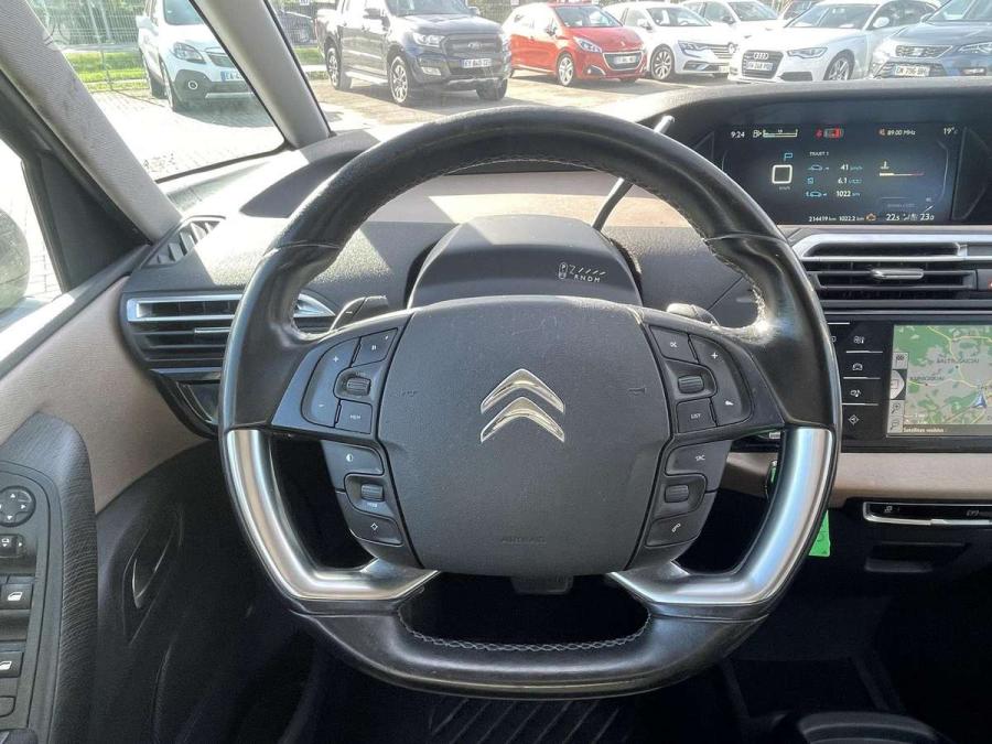 Brown Citroen c4-picasso 2015 in Taurage, with an engine capacity of 1.56 L and mileage of 210 thousand km for 3500 €, photo 19 on AUTOMOTO.COM.LV