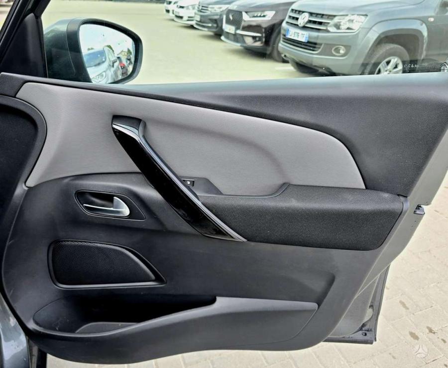 Brūns Citroen c4-picasso 2017 Tauragė, ar dzinēja tilpumu 1.56 L un nobraukumu 220 tūkst. km par 6400 €, foto 27 vietnē AUTOMOTO.COM.LV