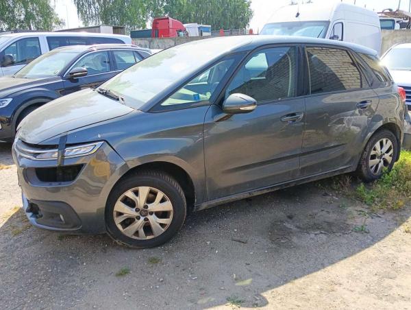 Brown Citroen c4-picasso 2017 in Marijampole, with an engine capacity of 1.56 L and mileage of 291 thousand km for 3650 €, photo 2 on AUTOMOTO.COM.LV